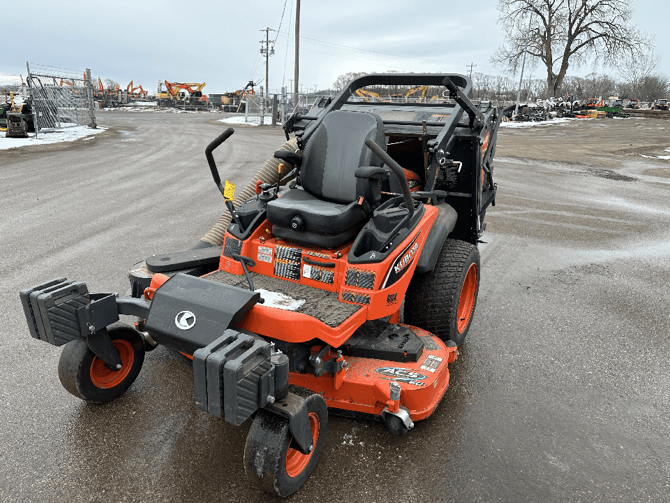 USED Kubota ZD1211 24.6 HP-60 Deck-Bagger | Lano Equipment